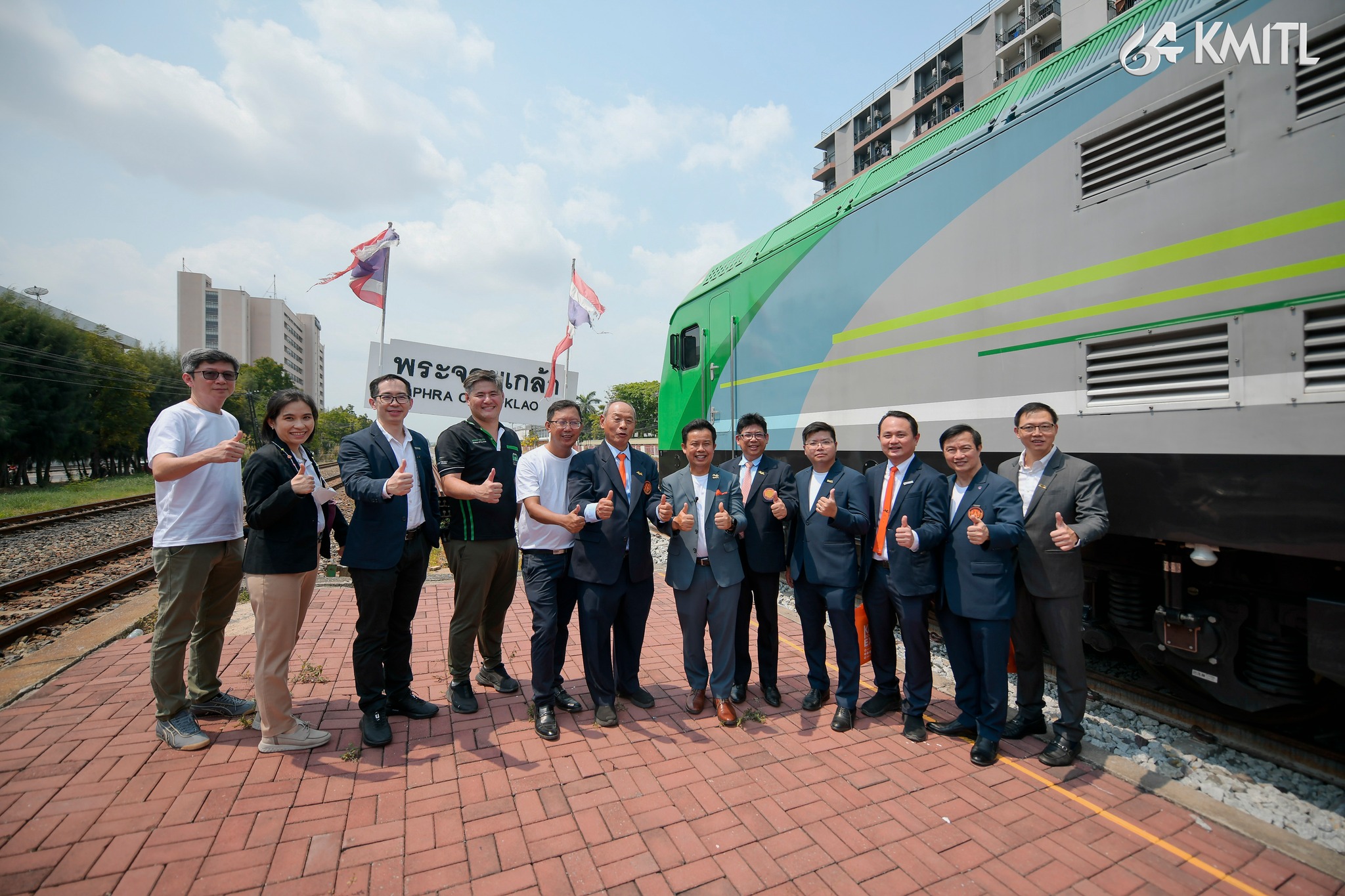 รถไฟไทยทำ รุ่น สุดขอบฟ้า และรถจักรพลังงานไฟฟ้าจากแบตเตอรี่ รถไฟ EV | สถาบันเทคโนโลยีพระจอมเกล้า ...